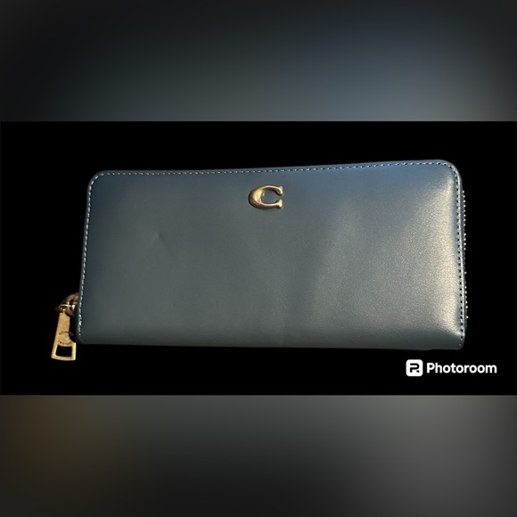 Coach | Bags | Nwt Coach Navy Zippy Wallet 75 Retail | Poshmark